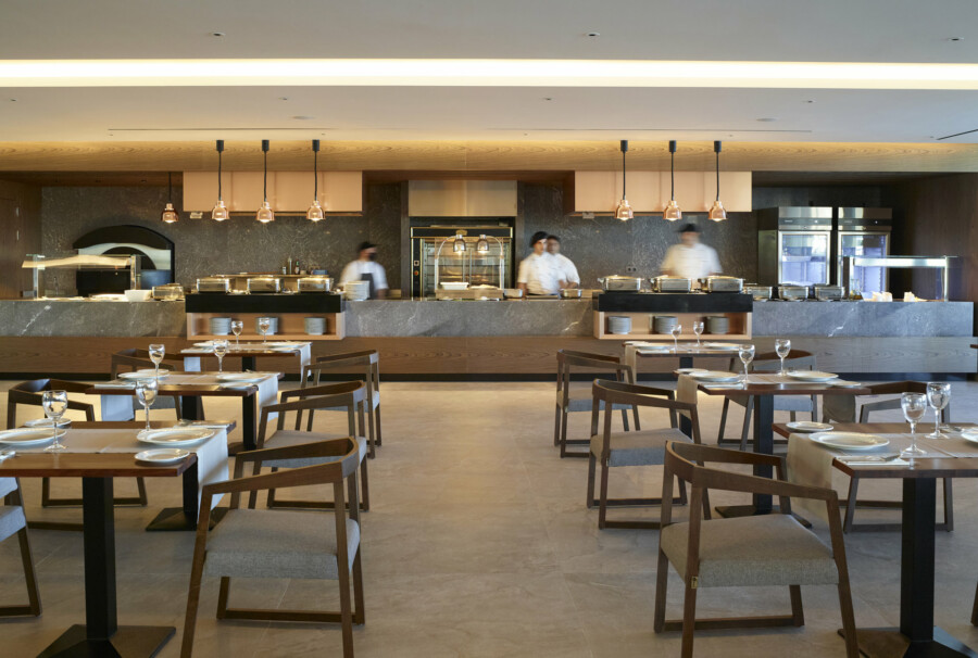 Vis a Vis Restaurant - The Ixian Grand & All Suites