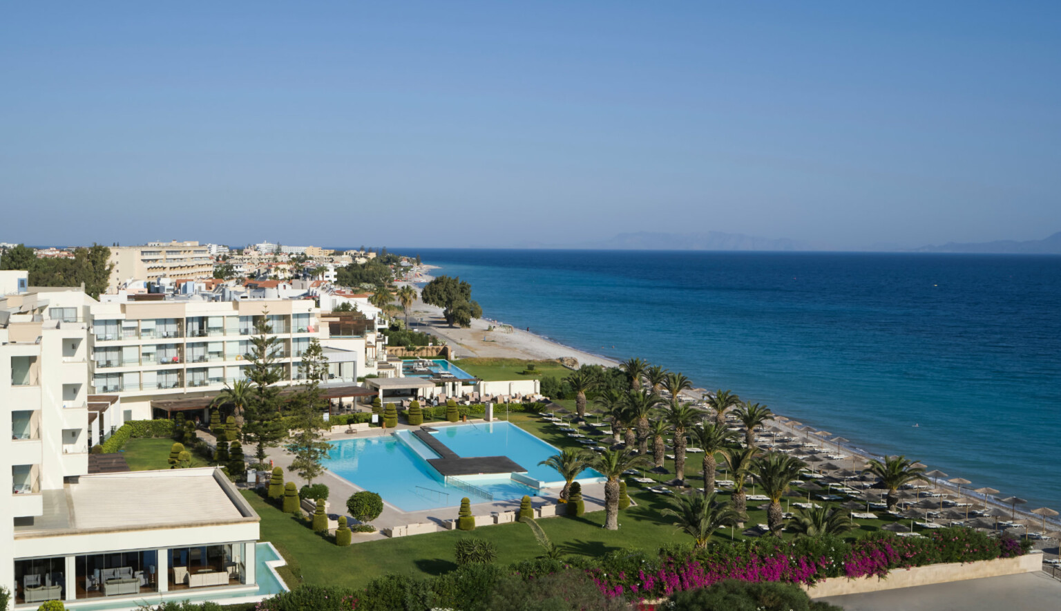 The Location - The Ixian Grand & All Suites