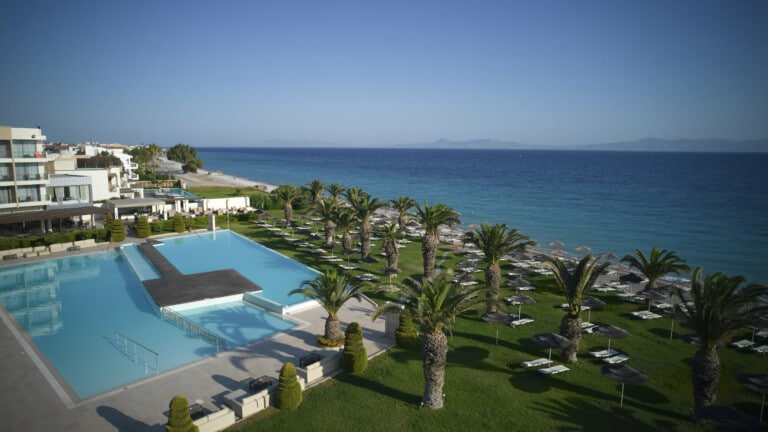 The Location - The Ixian Grand & All Suites